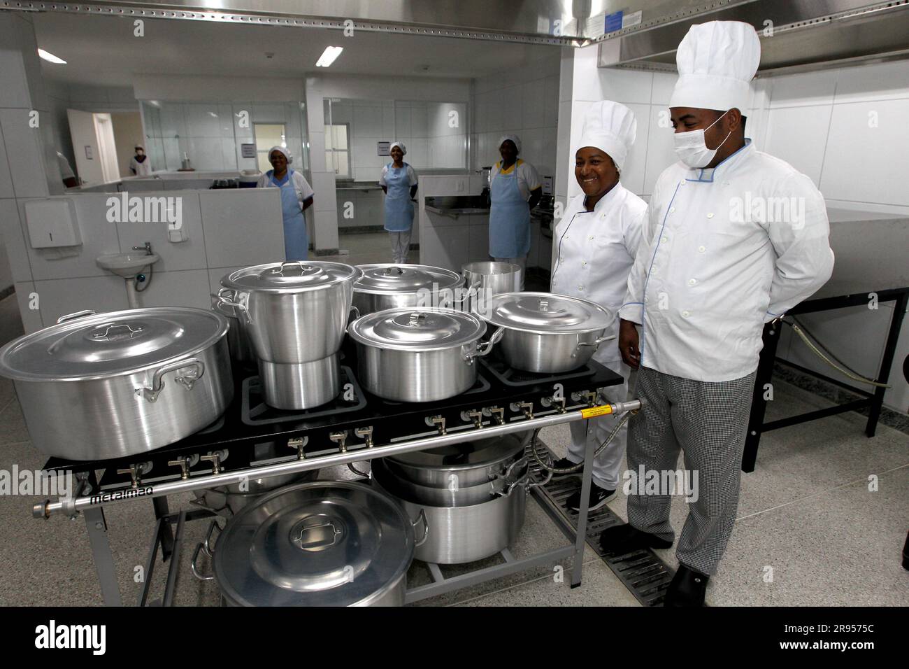 Hospital kitchen hi-res stock photography and images - Alamy