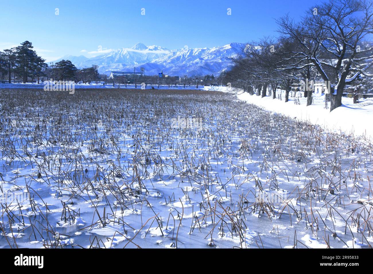 Moat mountain range hi-res stock photography and images - Alamy