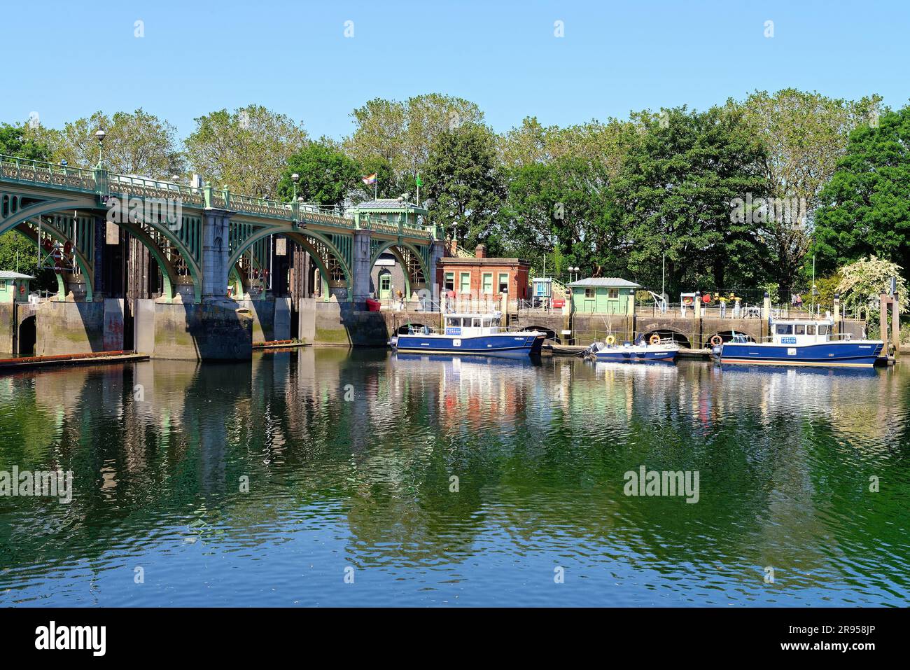 Port of london authority owned hi-res stock photography and images - Alamy