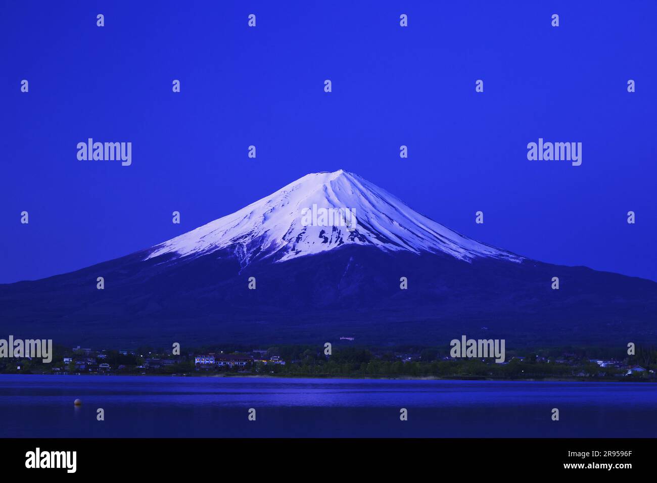Mount Fuji in front of a sunrise Stock Photo - Alamy