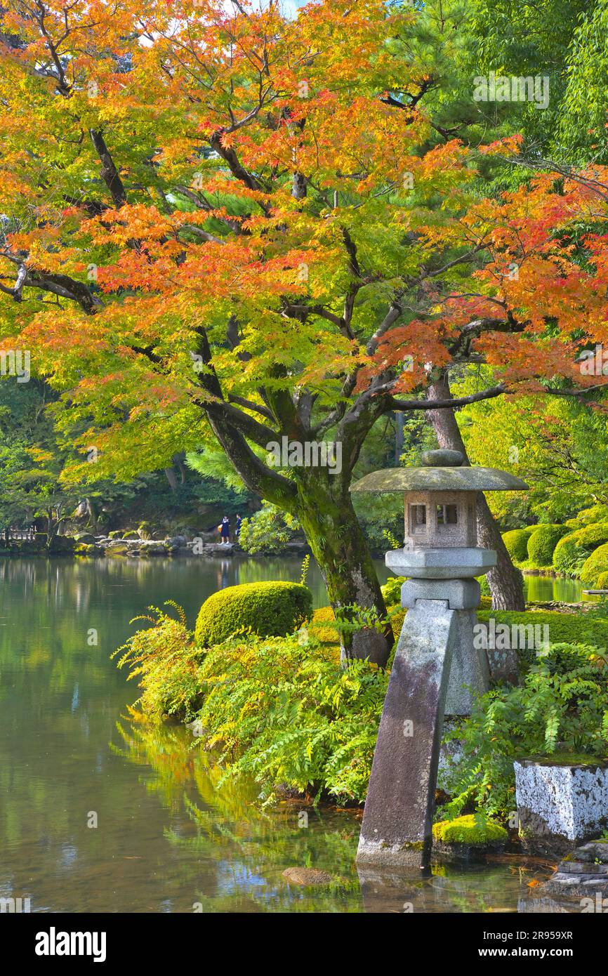 Kenrokuen Garden in Autumn Stock Photo - Alamy