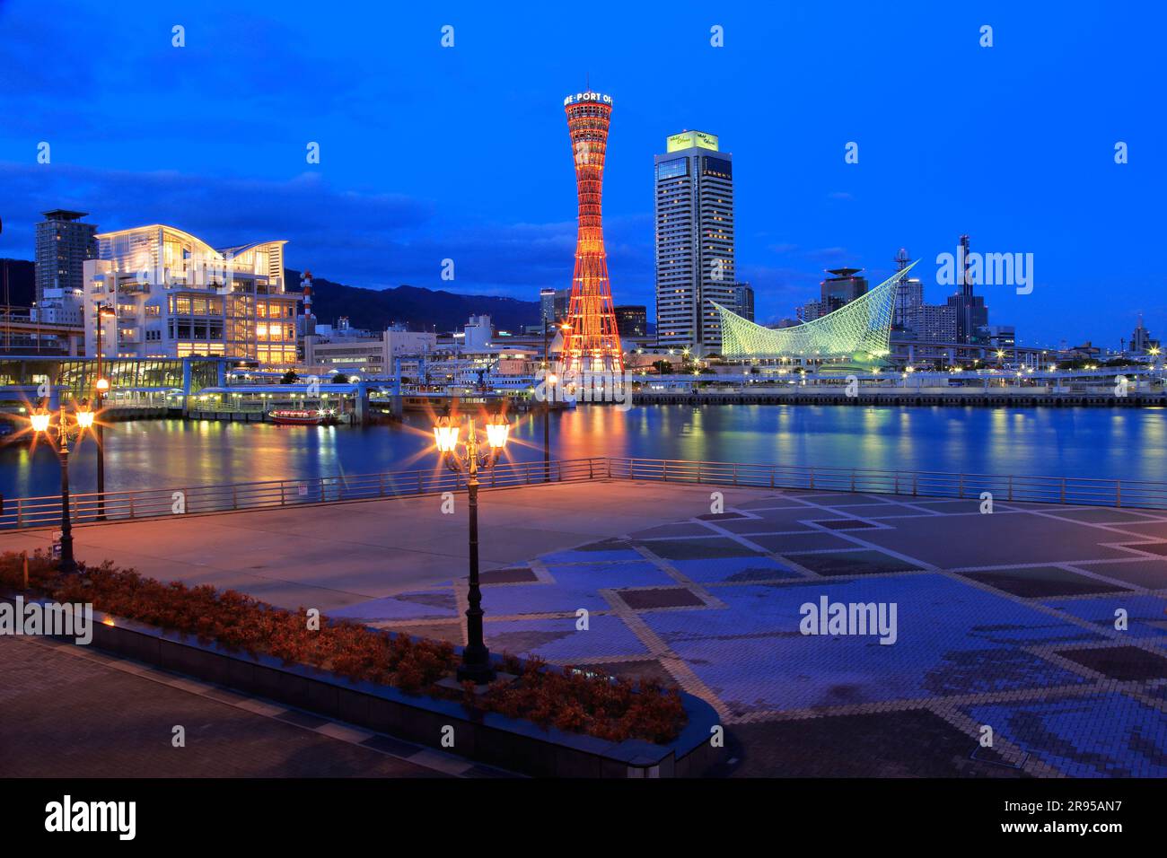 Kobe port hi-res stock photography and images - Alamy