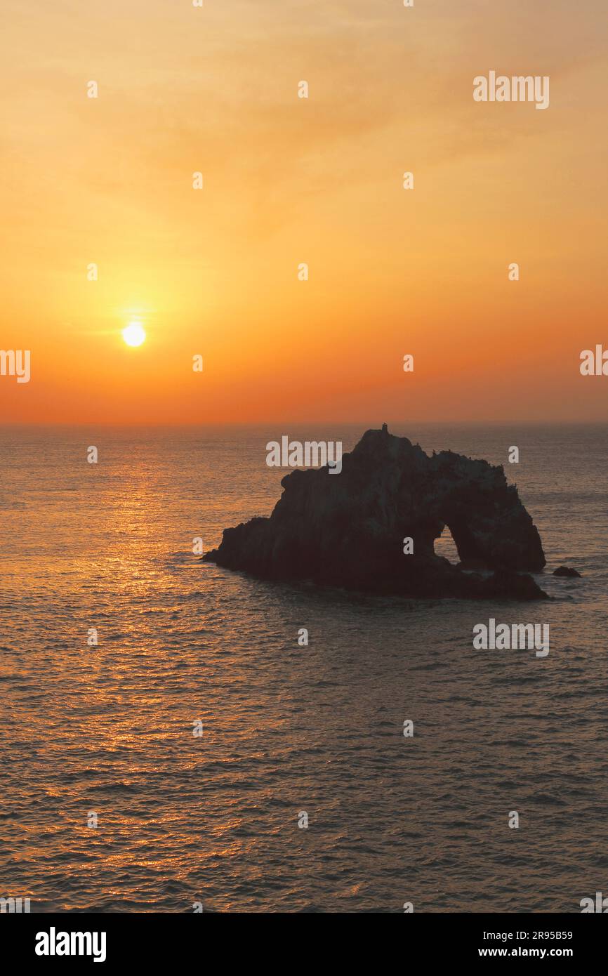 Stone gate of sunrise hi-res stock photography and images - Alamy