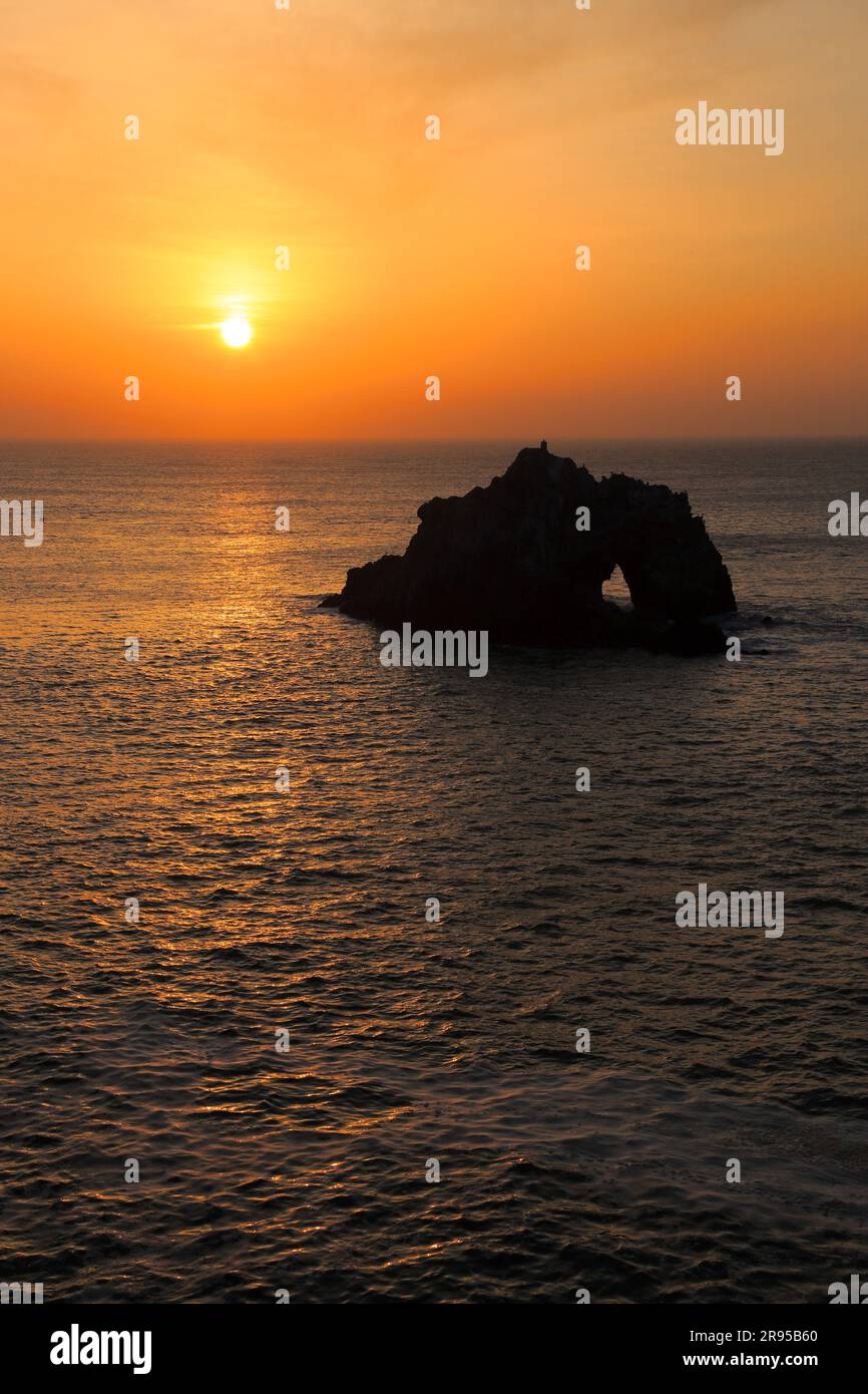 Stone gate of sunrise hi-res stock photography and images - Alamy