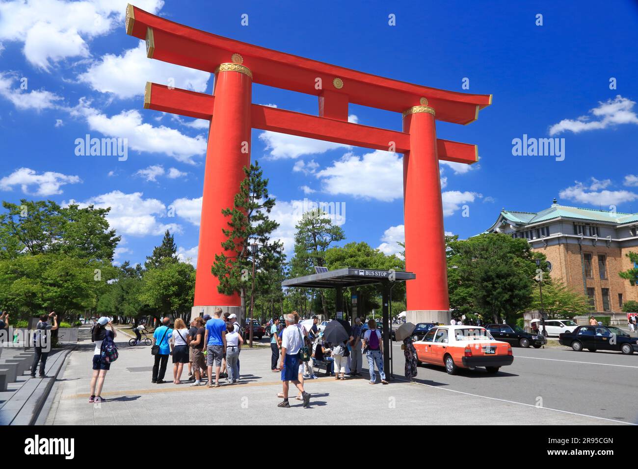 Heian jingu torii hi-res stock photography and images - Alamy