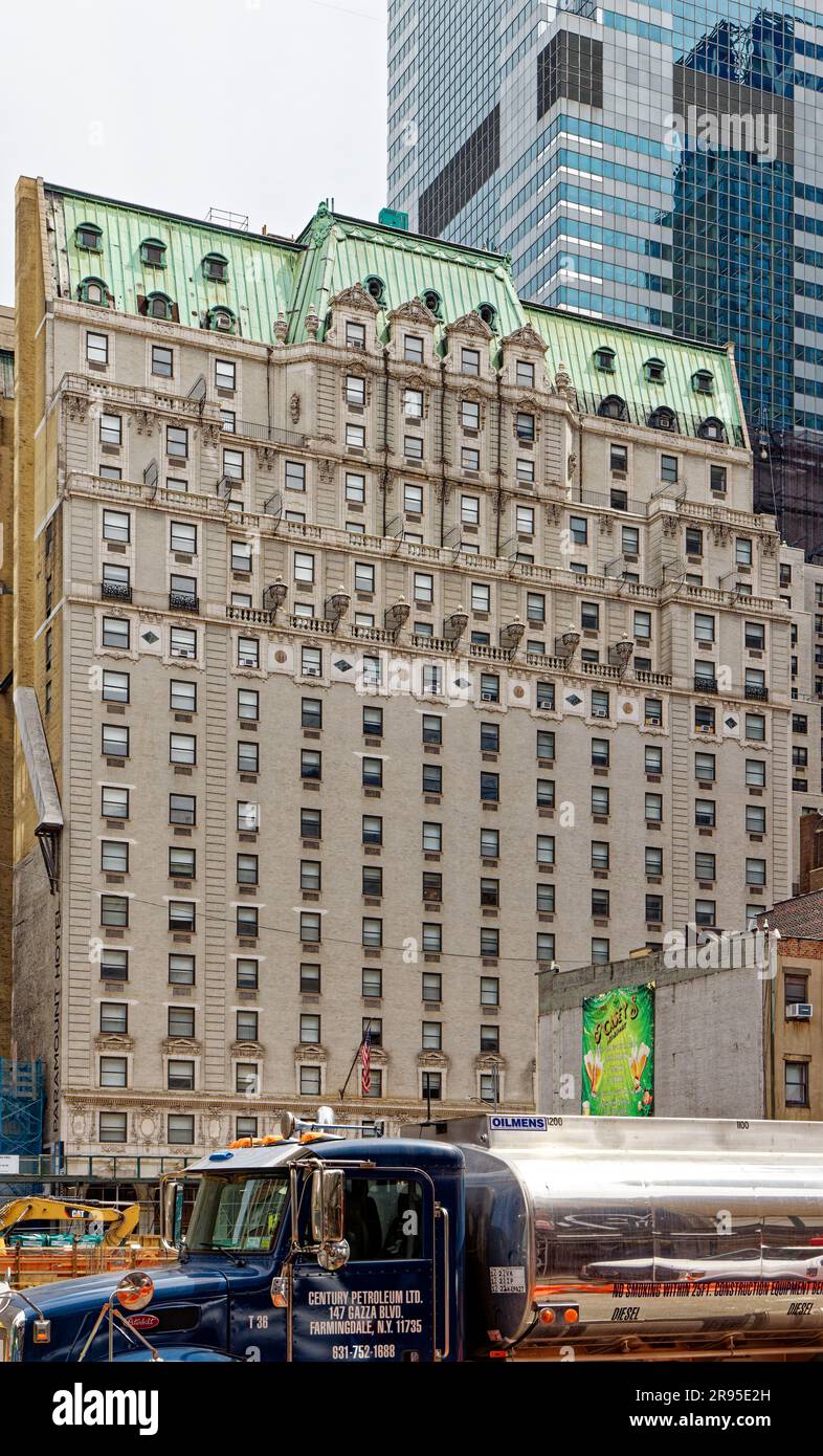 Paramount Hotel Times Square, a NYC landmark, has its 46th Street ...