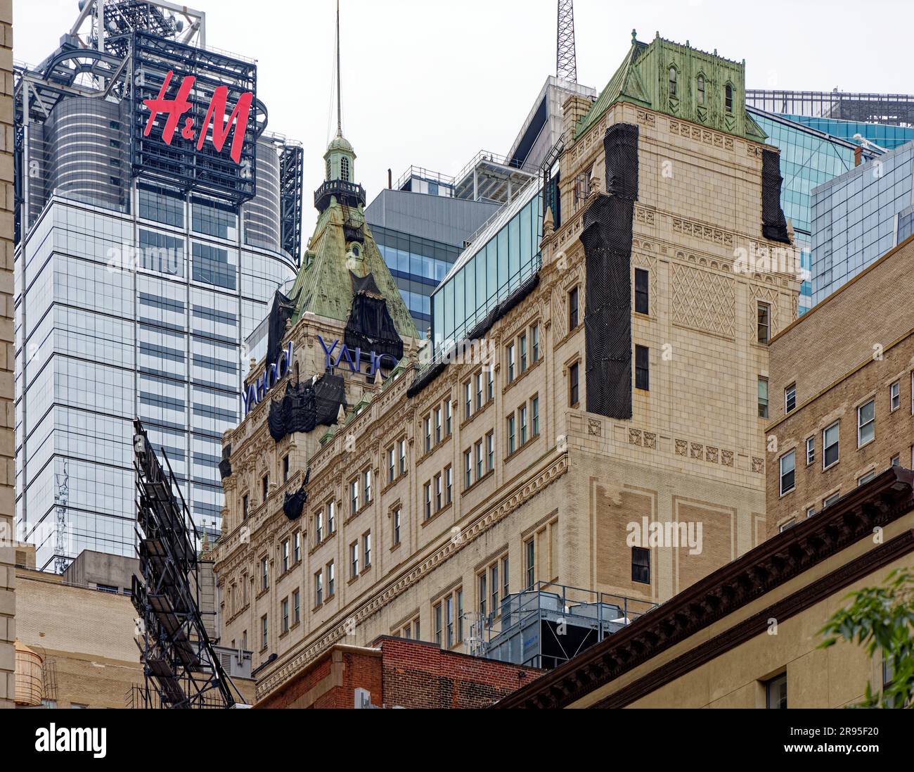 NYC landmark New York Times Building was built in four stages and three ...