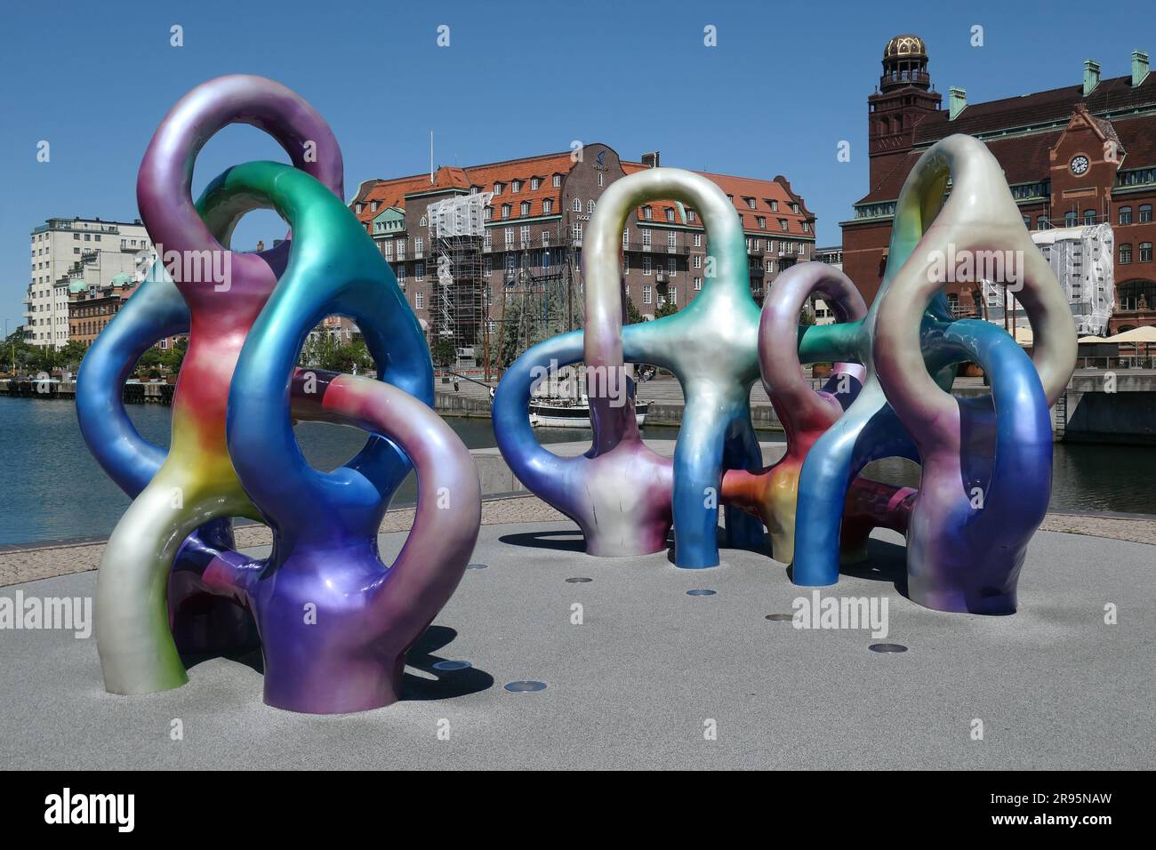 Malmö, Skulptur Spectral Self Container // Malmö, Spectral Self ...