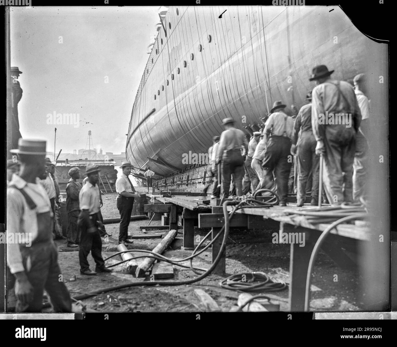 Historic photographs of the Norfolk Naval shipyard located in the Fifth ...