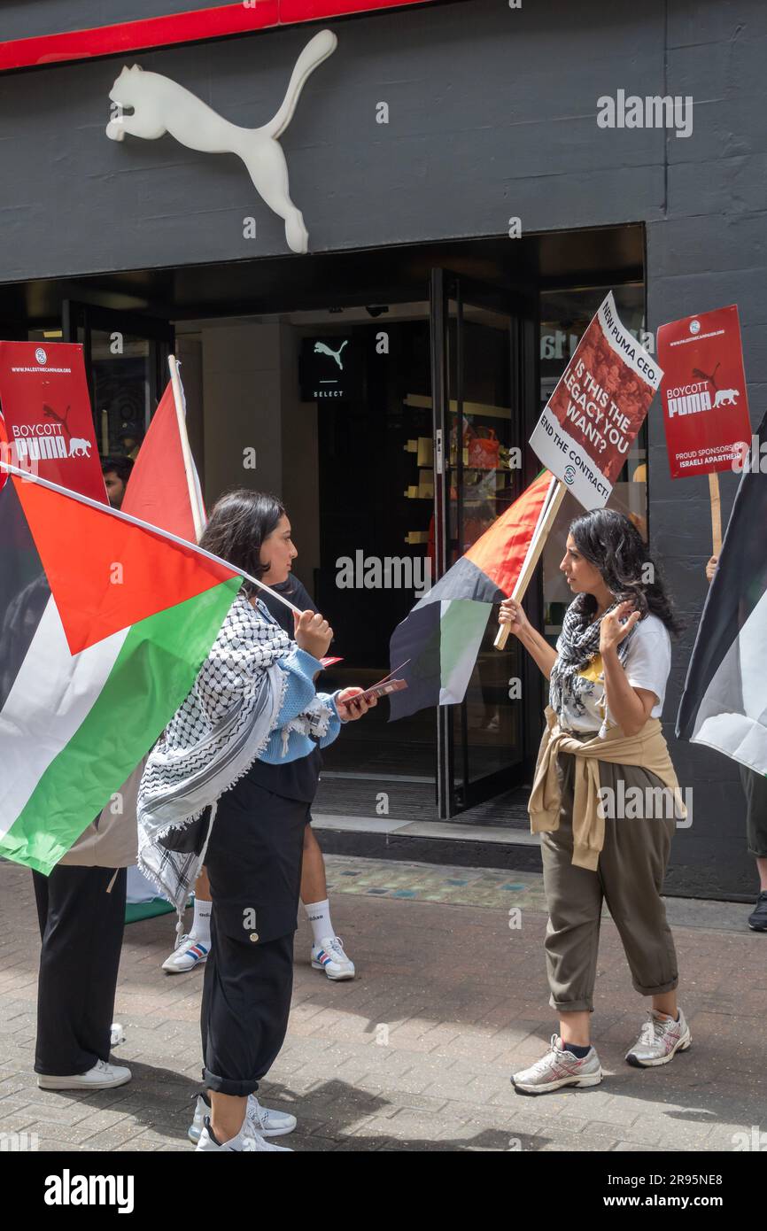 London, UK. 24 Jun 2023. Campaigners from the Palestine Solidarity ...