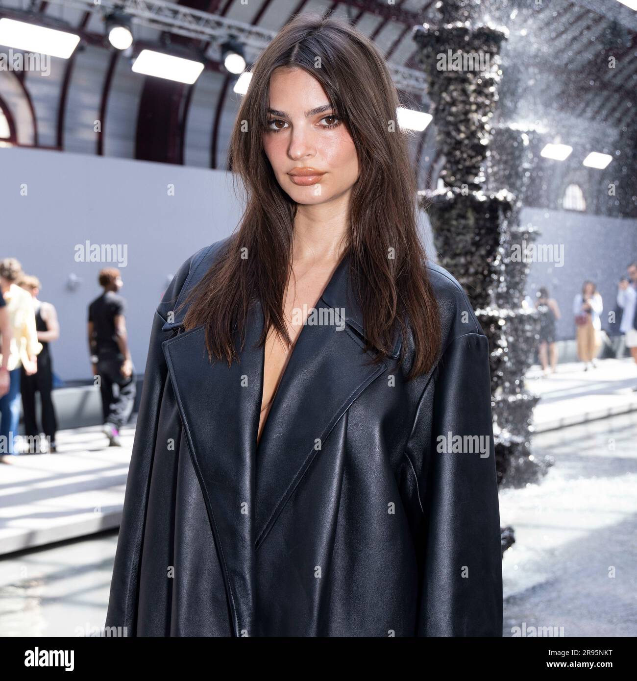 Paris, Frankreich. 24th June, 2023. Emily Ratajkowski attends LOEWE ...