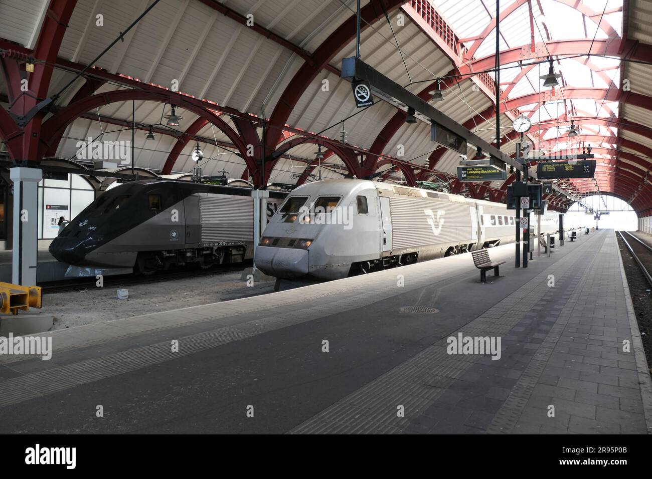 Malmö Hauptbahnhof // Malmö Main Train Station Stock Photo - Alamy