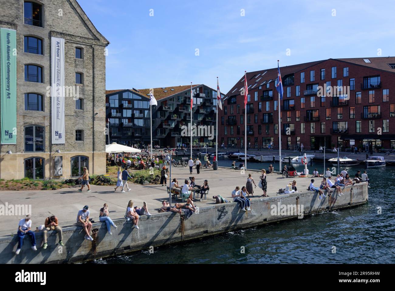 Kopenhagen, Hafen, Strandgade, dahinter Wohnanlage Krøyers Plads ...