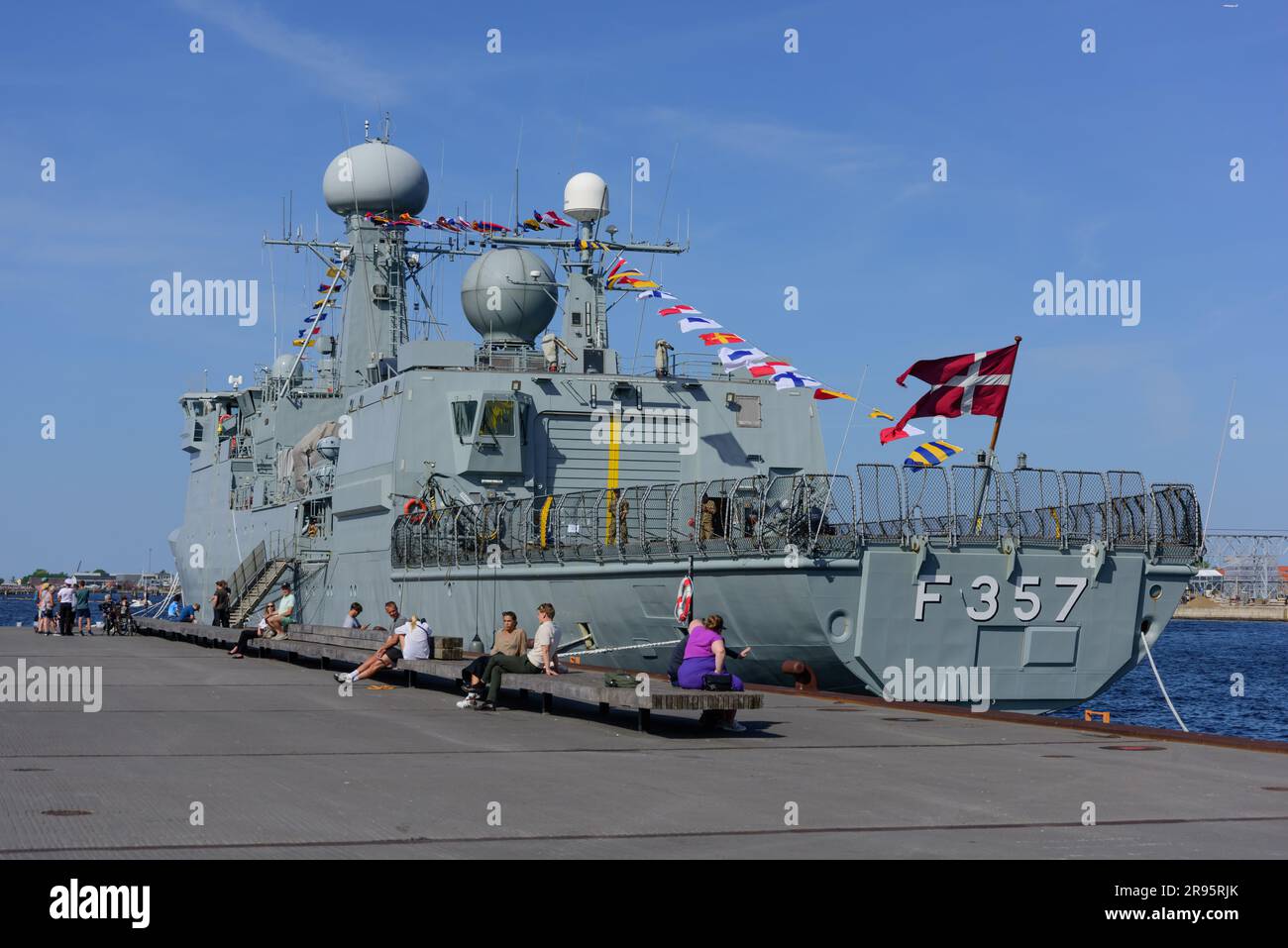 Kopenhagen, Hafen, Schiff der Thetis-Klasse, Offshore Patrol Vessel, F357 // Copenhagen, Harbour ...