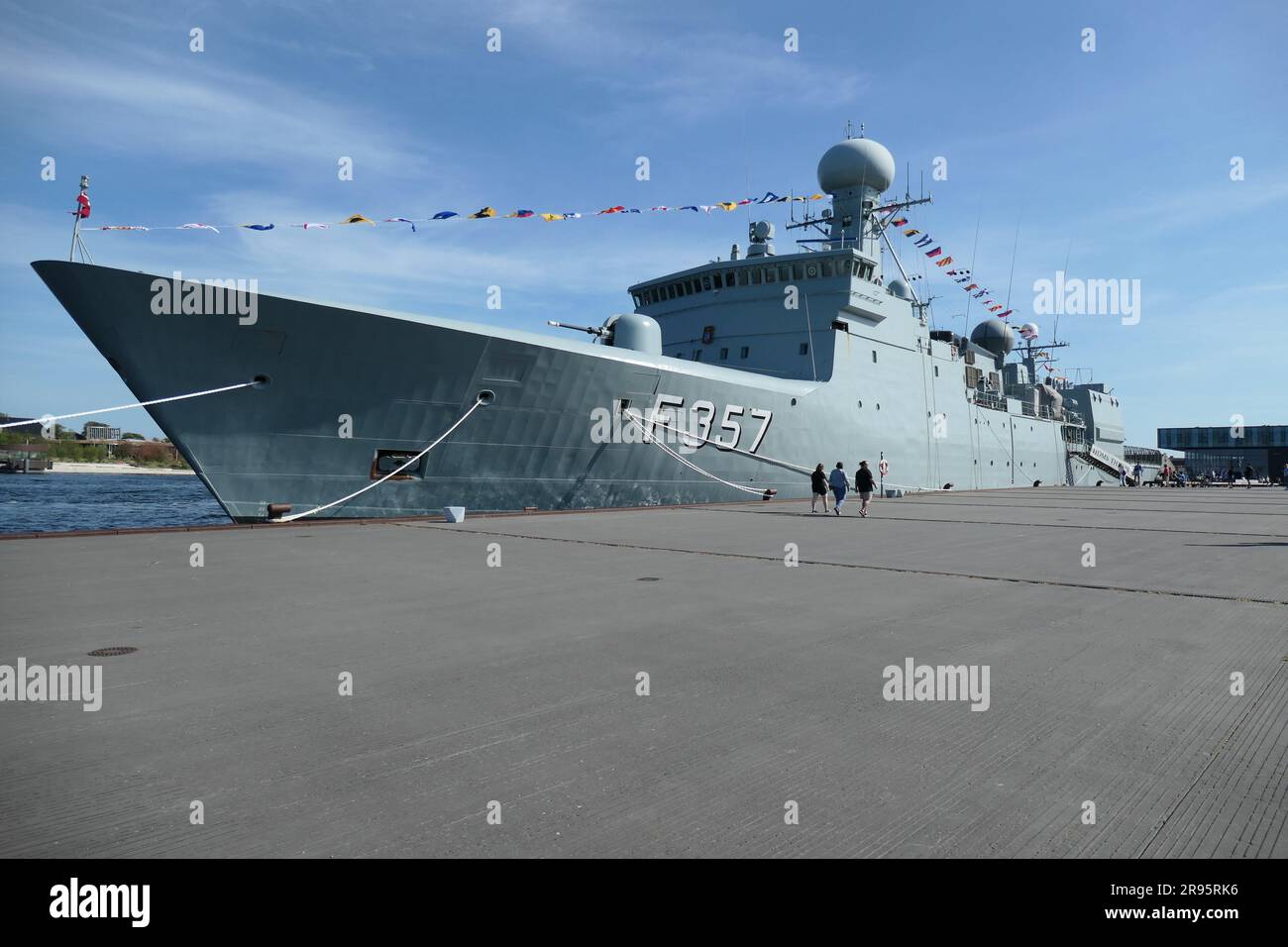 Kopenhagen, Hafen, Schiff der Thetis-Klasse, Offshore Patrol Vessel, F357 // Copenhagen, Harbour ...