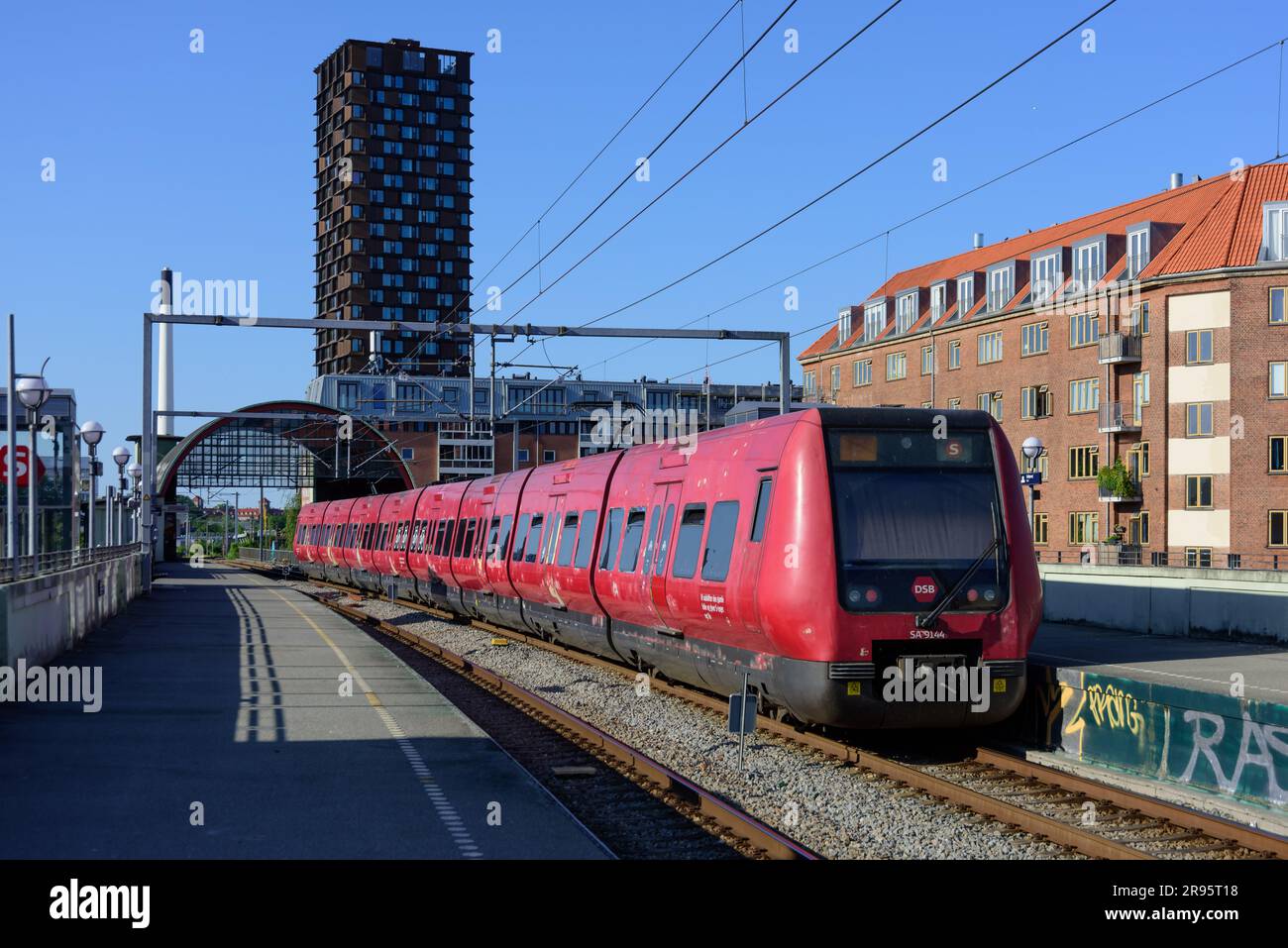 Kopenhagen, S-Bahn Norrebro // Copenhagen, Norrebro Station Stock Photo ...