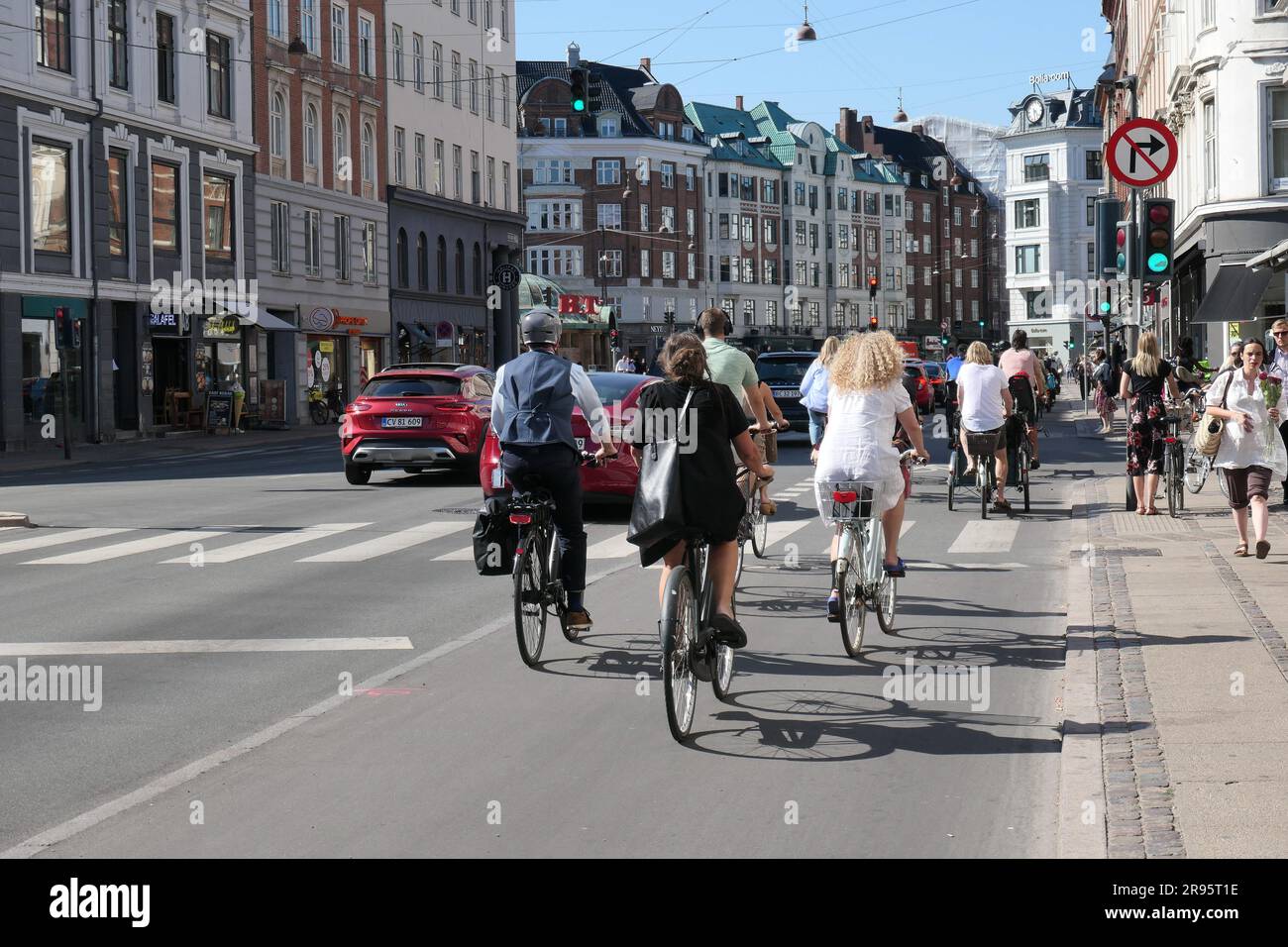 Cycle track copenhagen hi-res stock photography and images - Alamy