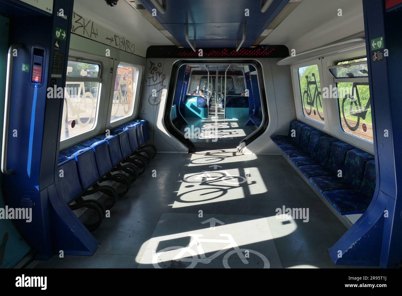 Kopenhagen, S-Bahn // Copenhagen, Commuter Train, Public Transport ...