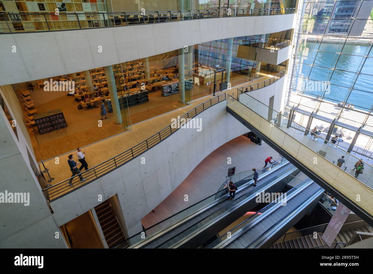 Kopenhagen, Hafen, "schwarzer Diamant" (Königliche Bibliothek), Atrium ...