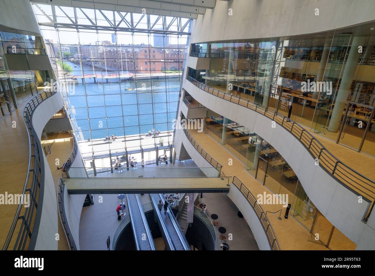 Kopenhagen, Hafen, "schwarzer Diamant" (Königliche Bibliothek), Atrium ...
