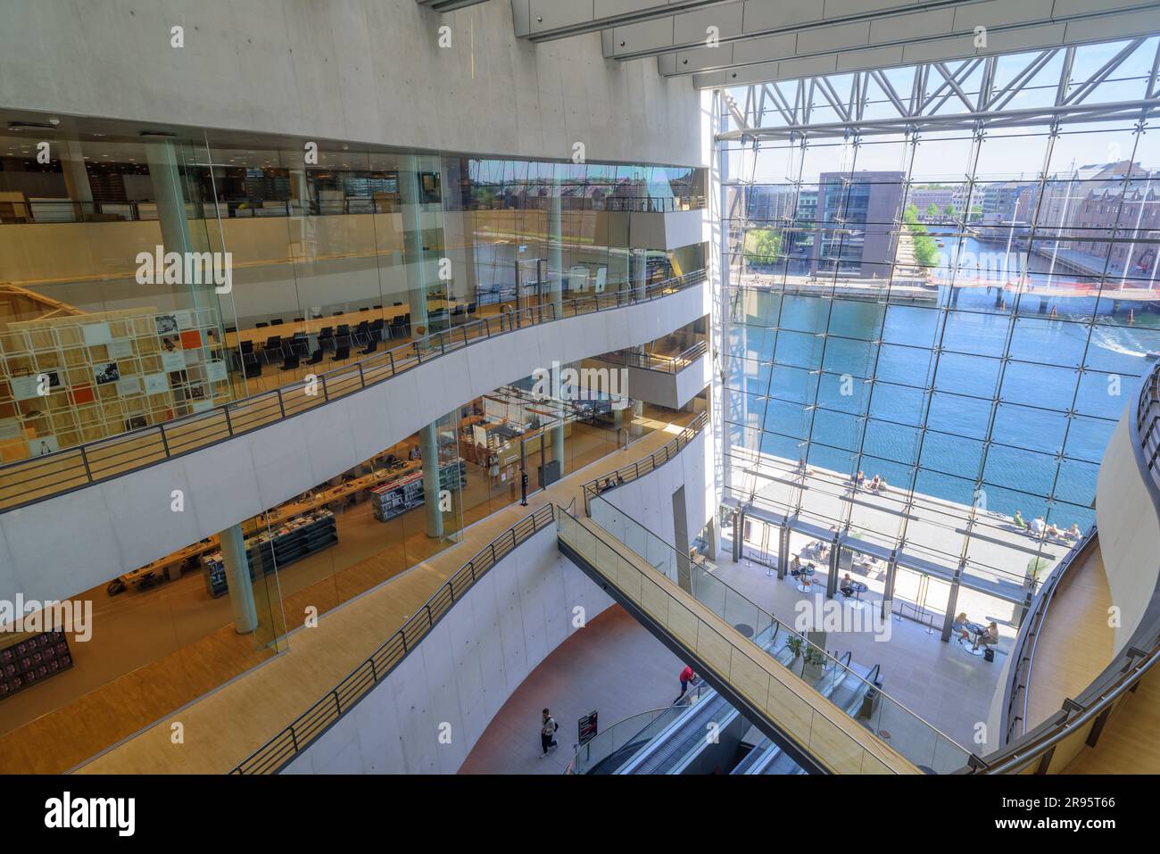 Kopenhagen, Hafen, "schwarzer Diamant" (Königliche Bibliothek), Atrium ...