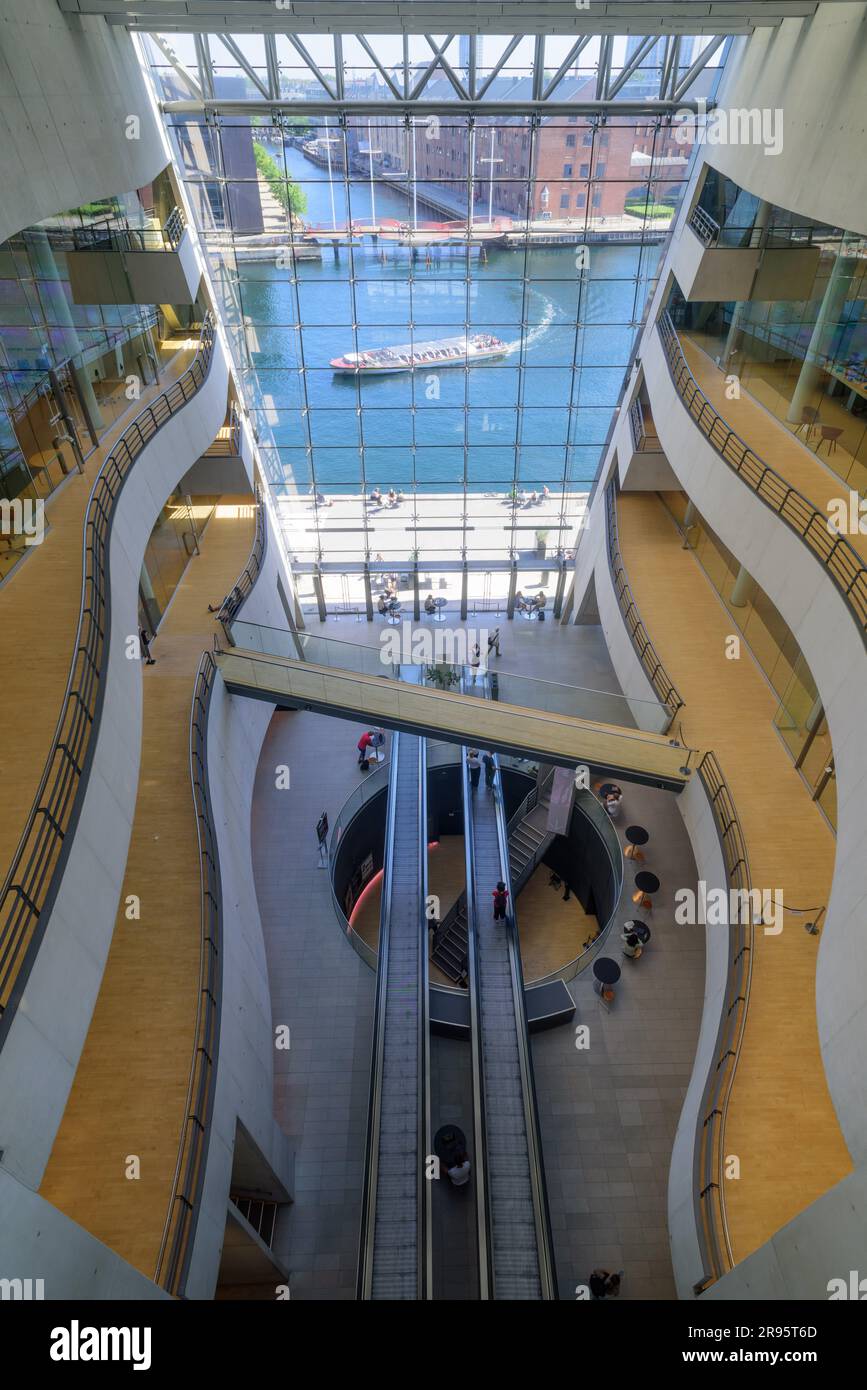 Kopenhagen, Hafen, "schwarzer Diamant" (Königliche Bibliothek), Atrium ...