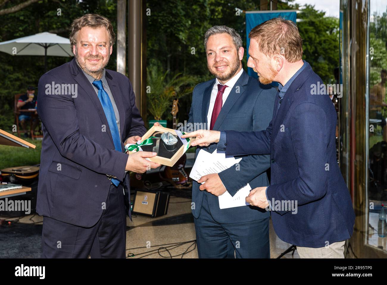 24 June 2023, Saxony, Bad Muskau: Michael Kretschmer (CDU) (r-l), Prime ...