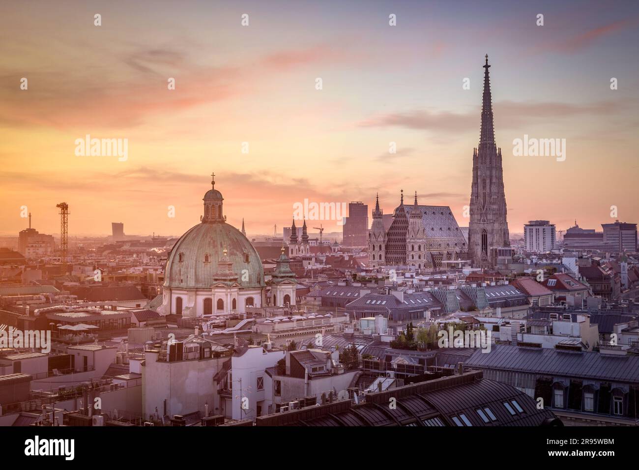 Viena skyline hi-res stock photography and images - Alamy