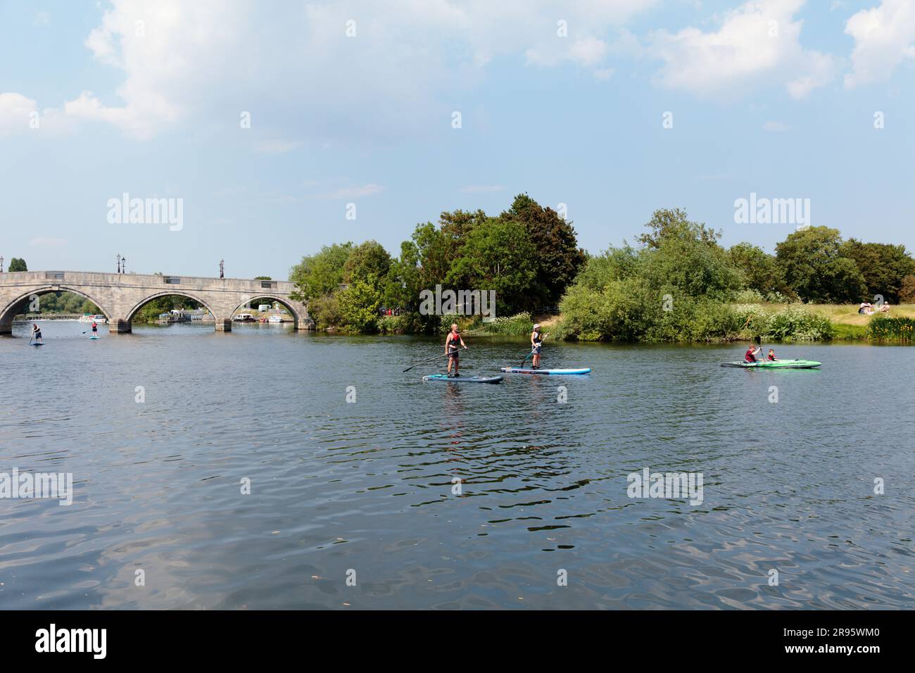 Chertsey Bridge, Chertsey, River Thames, Runnymede Borough Council ...