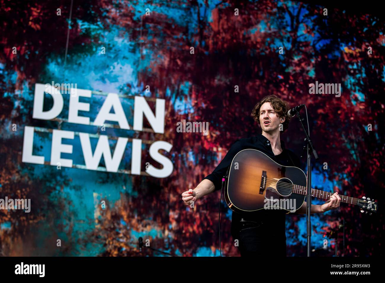 Dean lewis grant loaney hi-res stock photography and images - Alamy