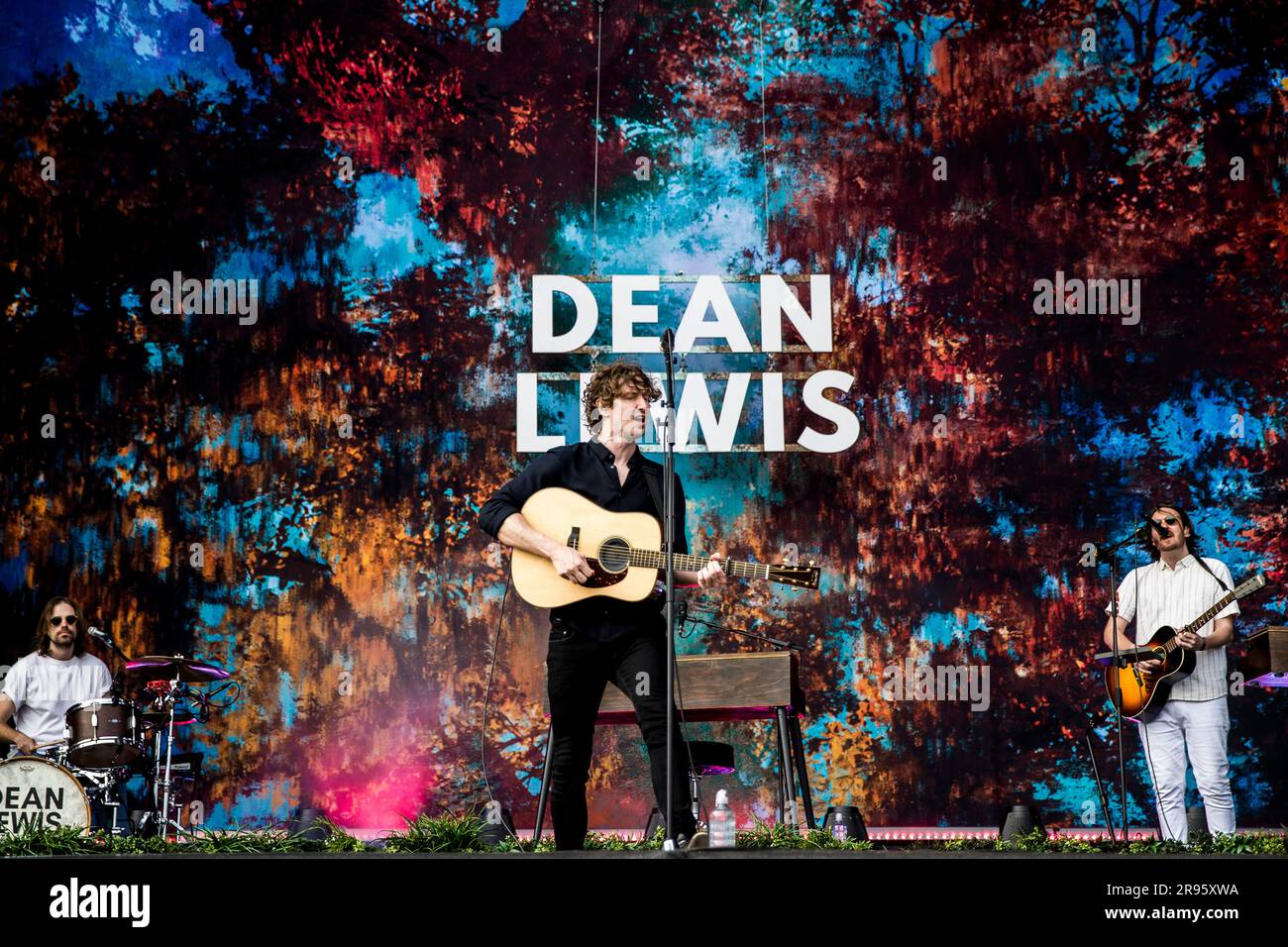 Dean lewis grant loaney hi-res stock photography and images - Alamy