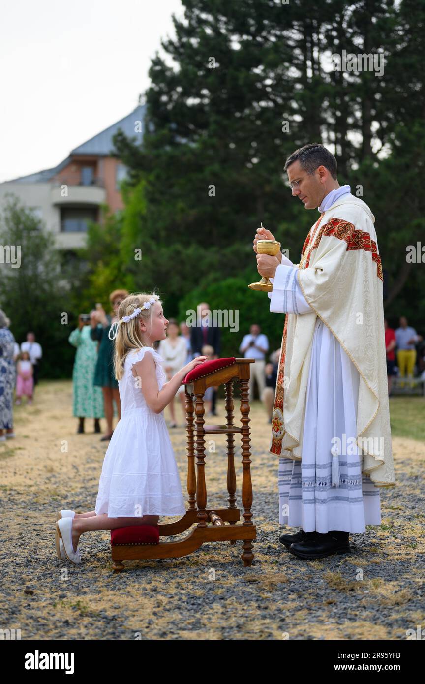 First holy communion hi-res stock photography and images - Alamy