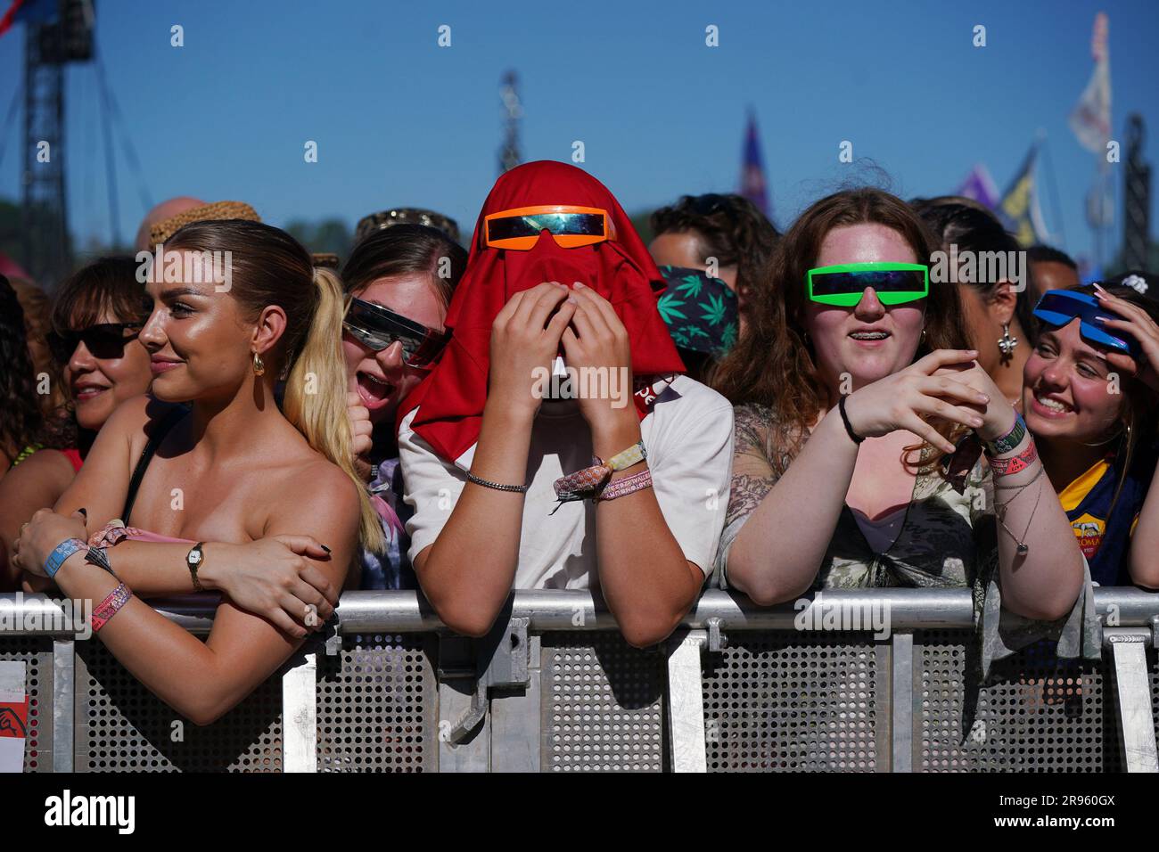 Pyramid stage glastonbury 2023 crowd hi-res stock photography and ...