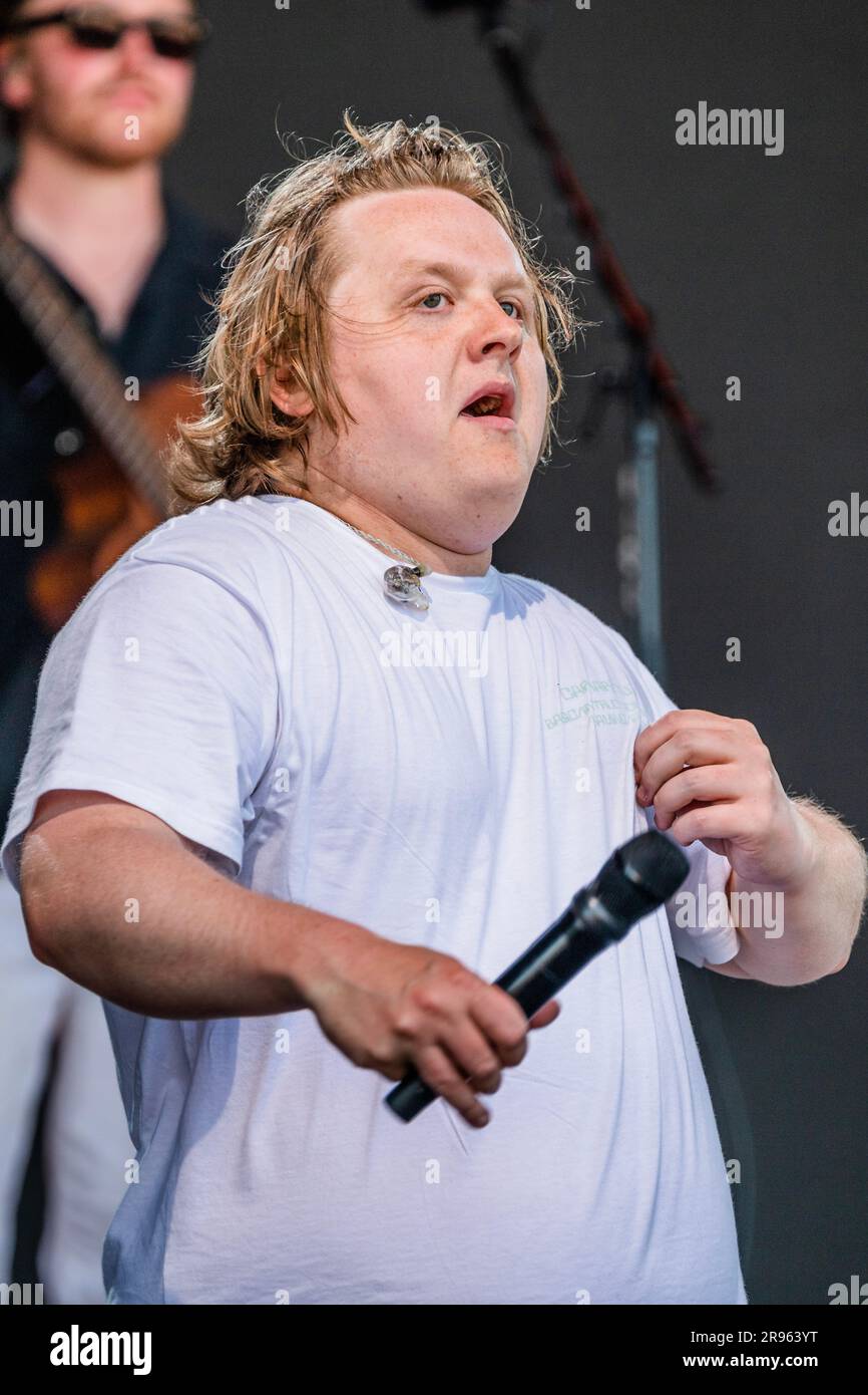 Glastonbury, UK. 24th June, 2023. Lewis Capaldi plays the Pyramid Stage ...