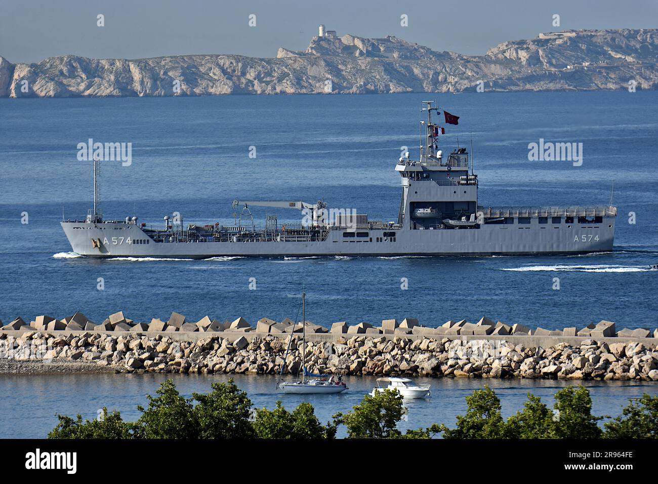 The Turkish logistic support ship TCG Yzb. Güngör Durmu? (A-574 ...