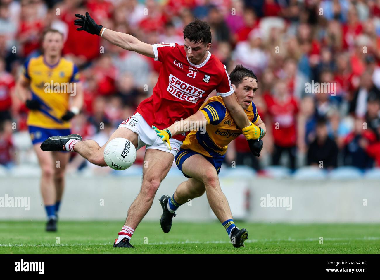 Gaa referee hi-res stock photography and images - Alamy