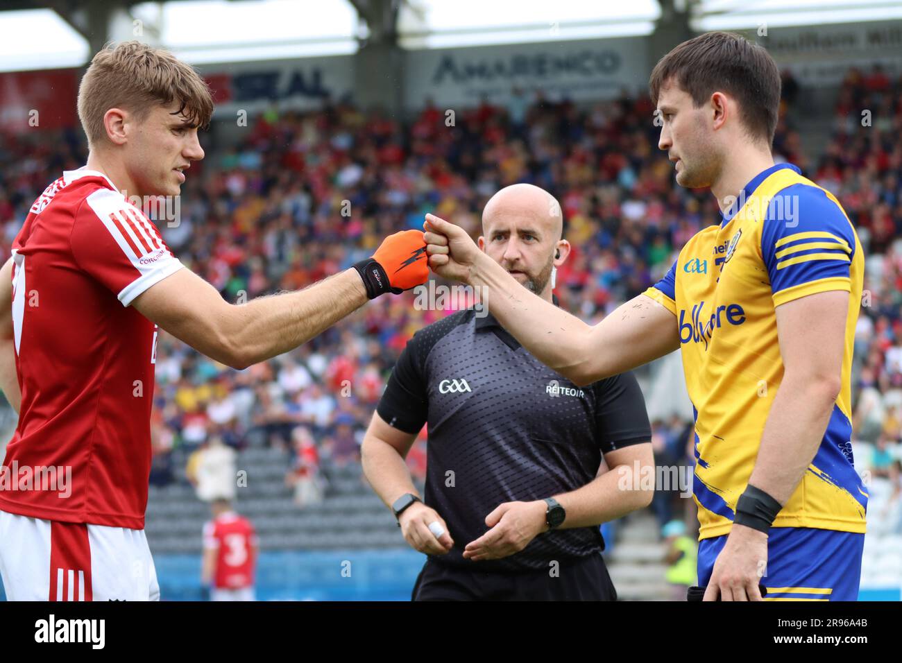 Gaa referee hi-res stock photography and images - Alamy