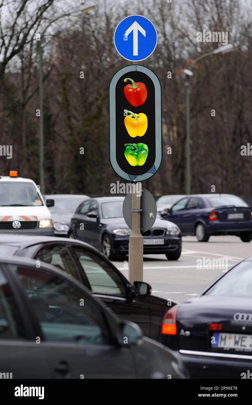 Symbol for eating healthily, vitamins in winter, traffic light, three ...