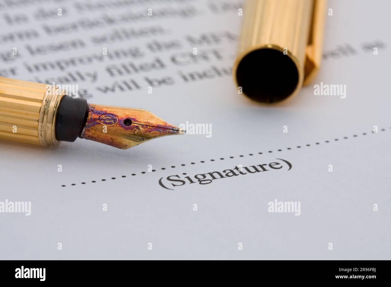 Signing contract fountain pen hi-res stock photography and images - Alamy