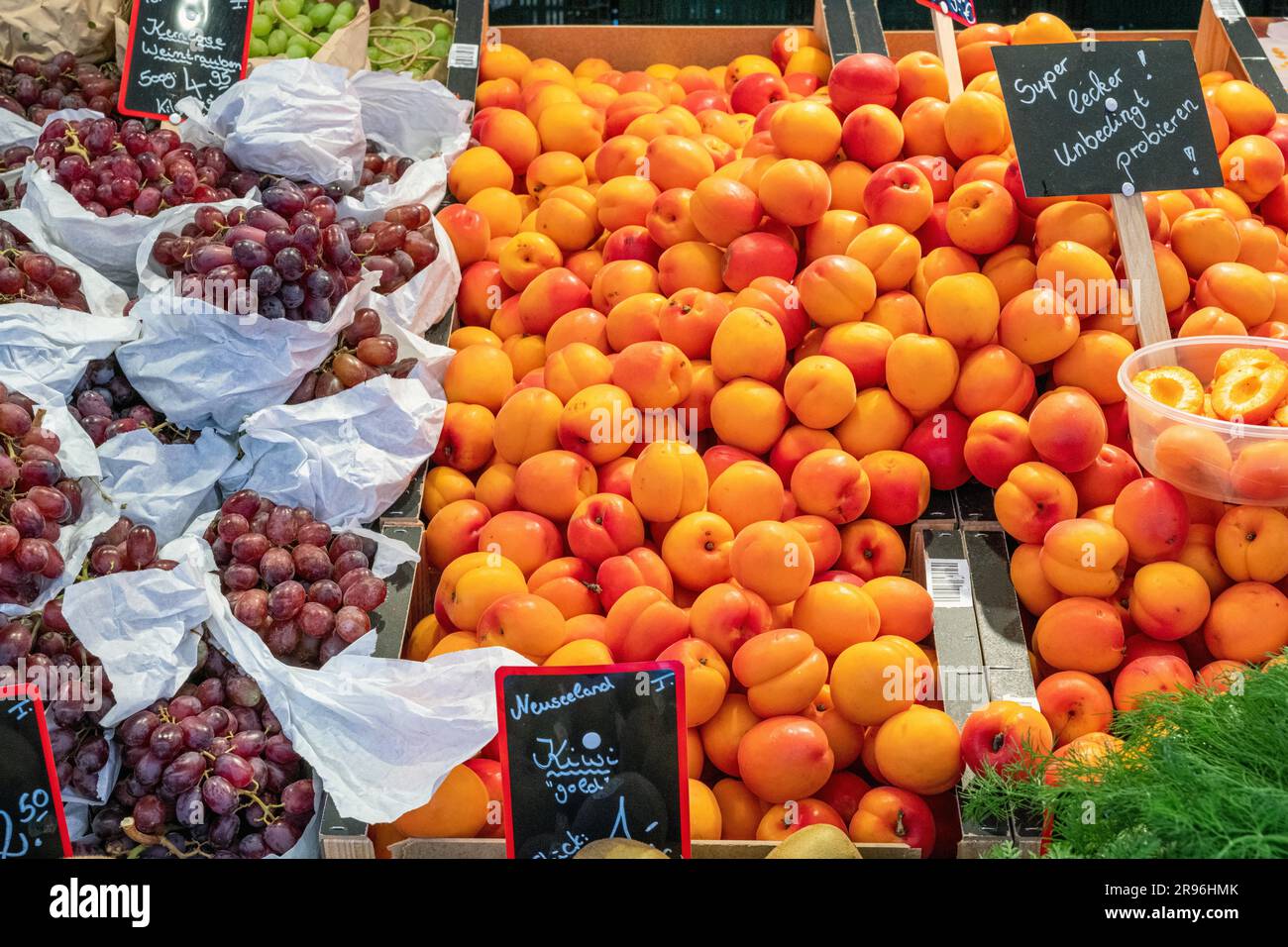 Mirabelles tree hi-res stock photography and images - Alamy