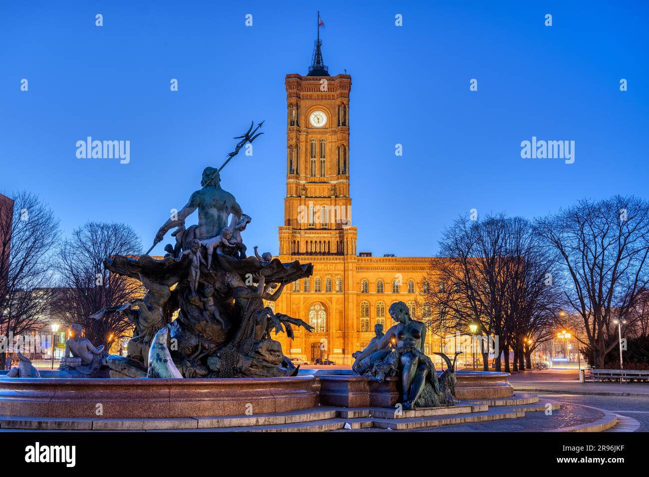 Red city hall and fountain of neptune hi-res stock photography and ...