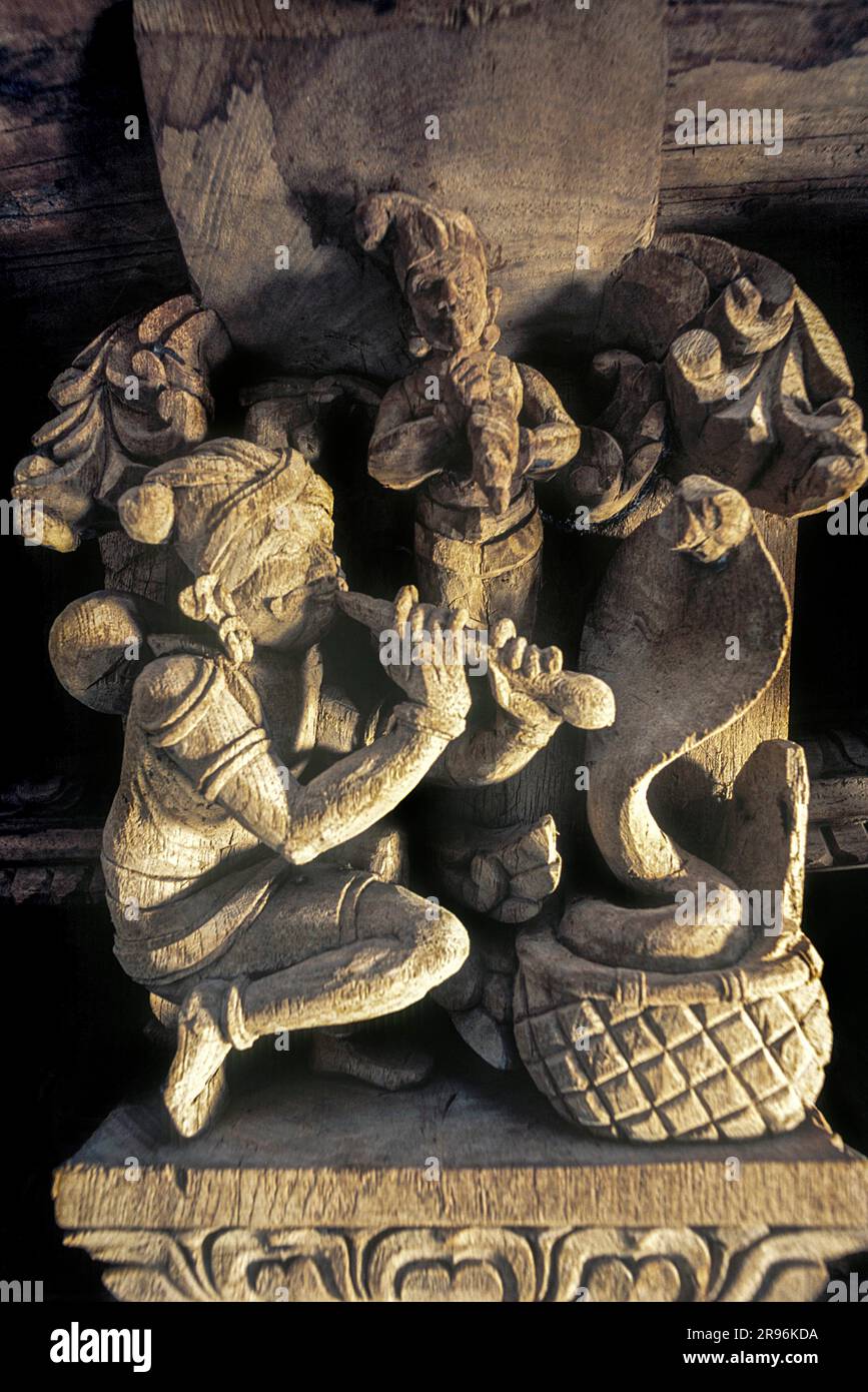 Snake Charmer, 17th century wooden carvings in Meenakshi-Sundareswarar ...