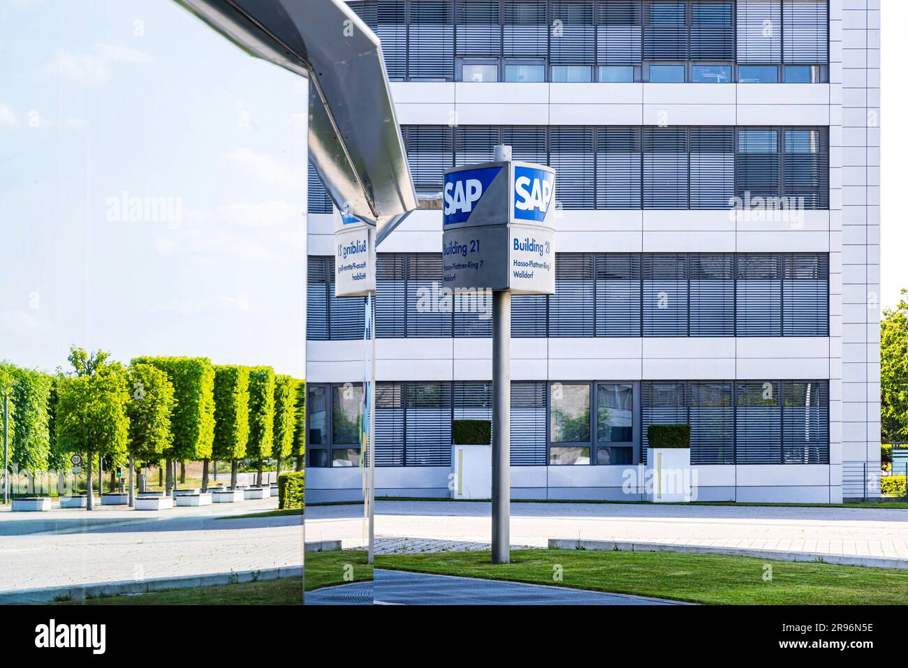 Dax logo hi-res stock photography and images - Alamy