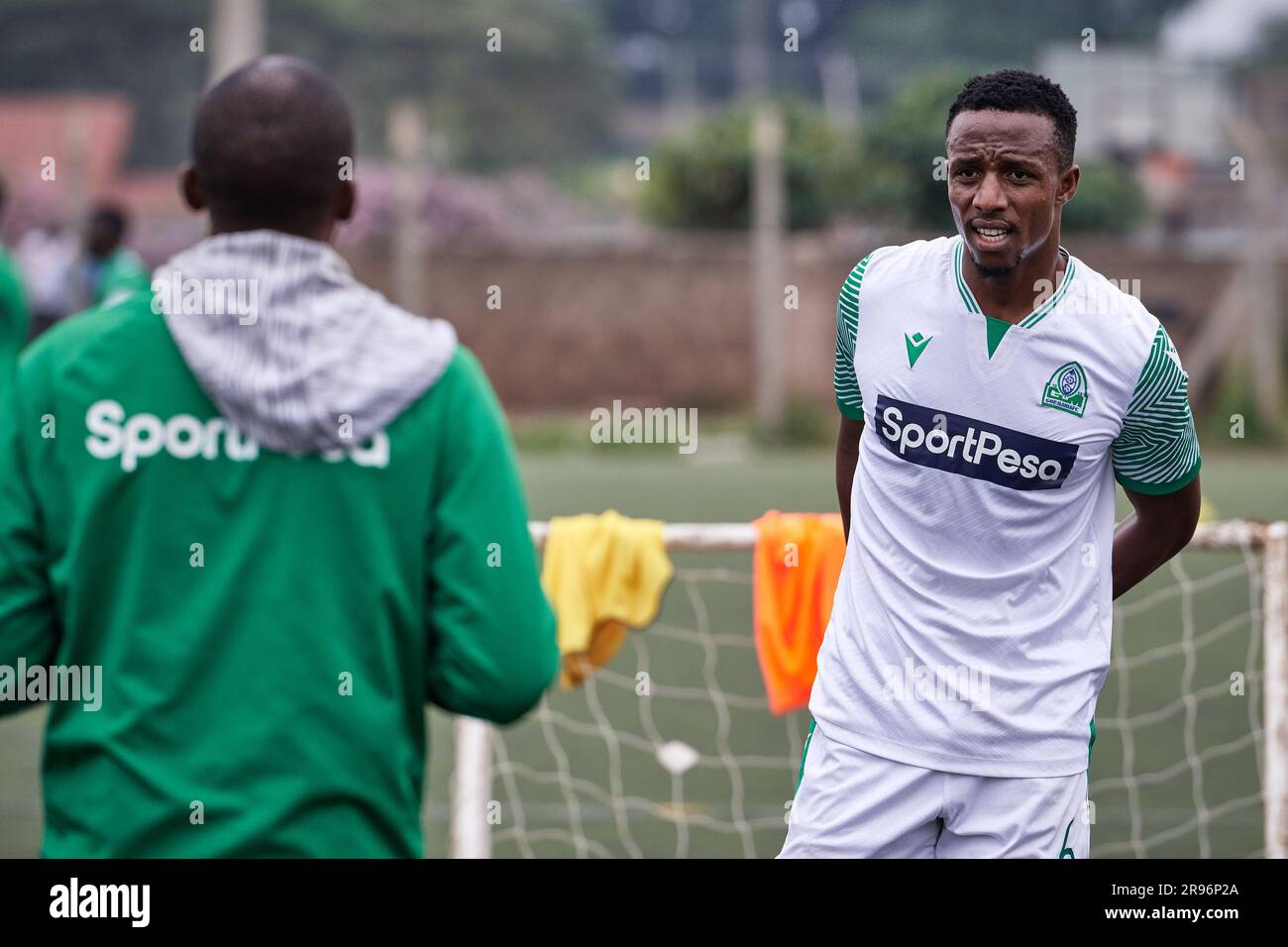 Footballer physiotherapist hi-res stock photography and images - Alamy