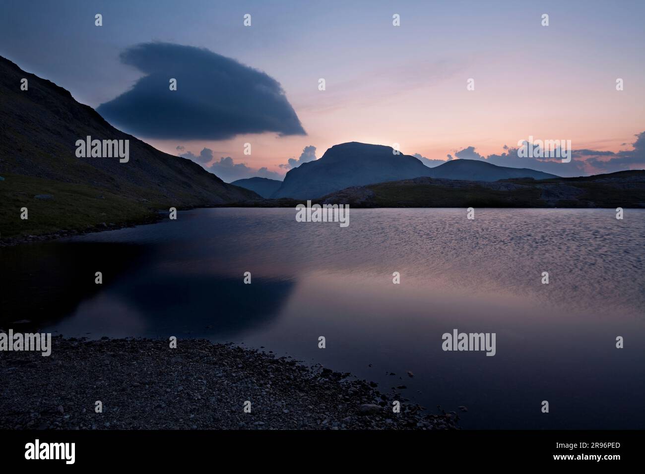 Great Gable seen from Sprinkling Tarn above Borrowdale, Lake District ...