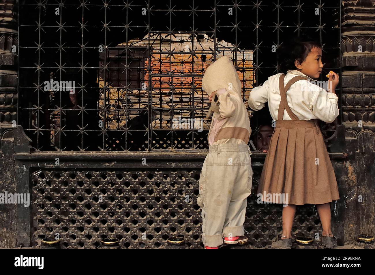 Temple boy hi-res stock photography and images - Alamy