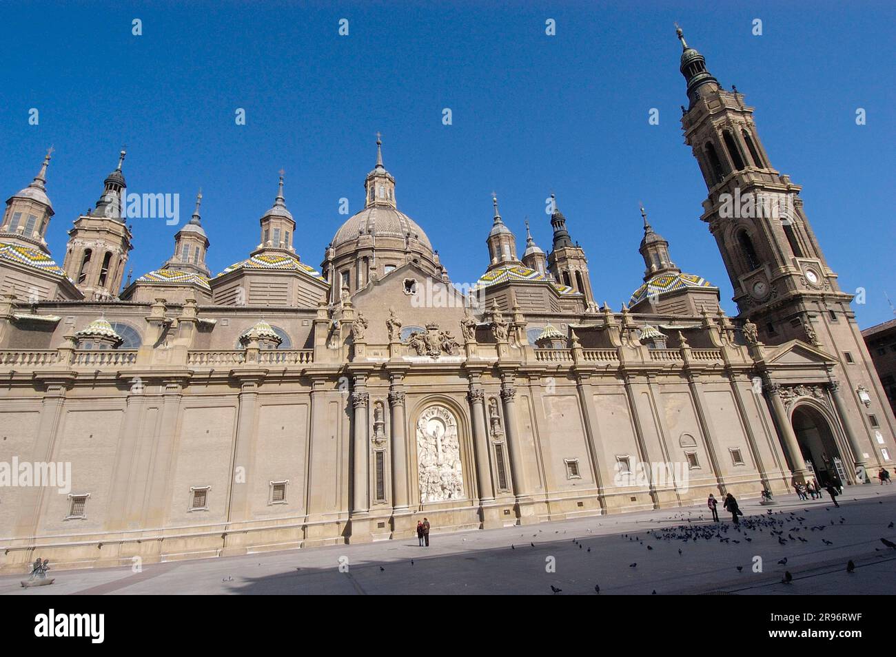 Basilica Cathedral of Our Lady of the Pillar, Zaragoza, Basilica ...