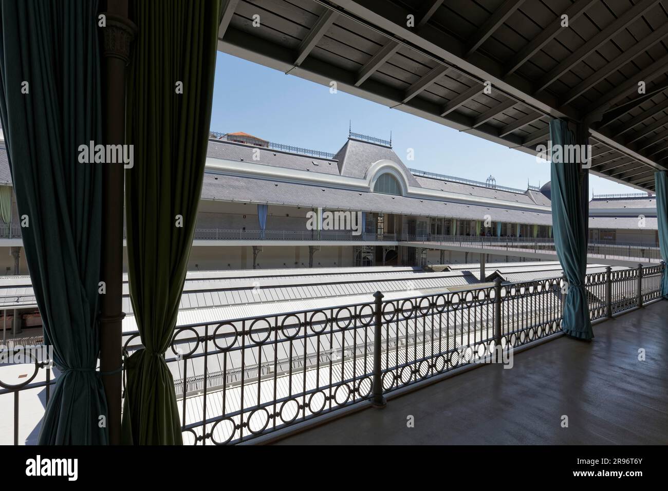 Mercado do Bolhao, view over the roofs of the market stalls, historic ...