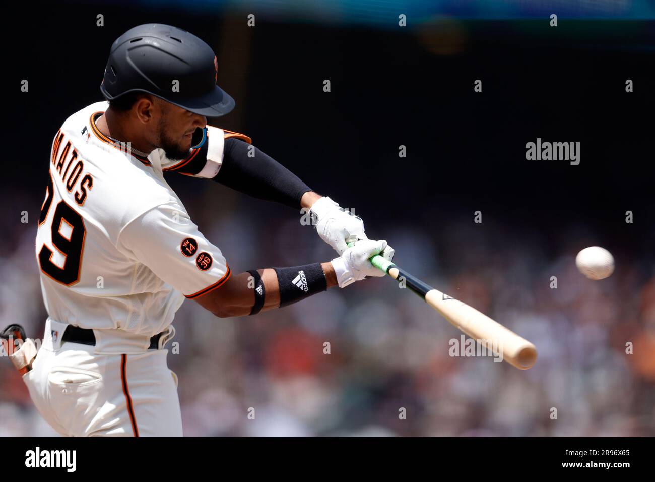San Francisco Giants' Luis Matos (29) singles during the fourth inning ...