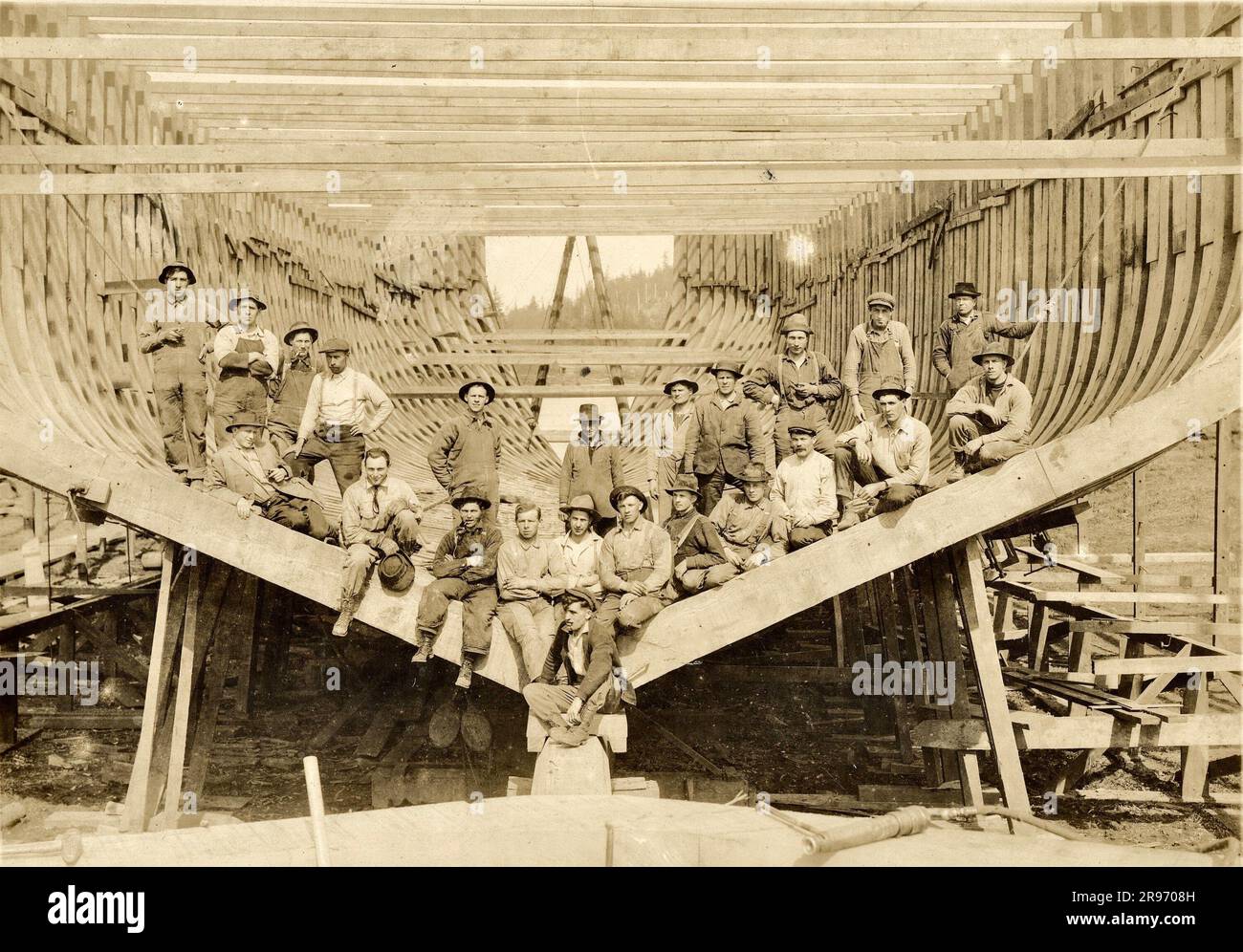 Old time ship hi-res stock photography and images - Alamy